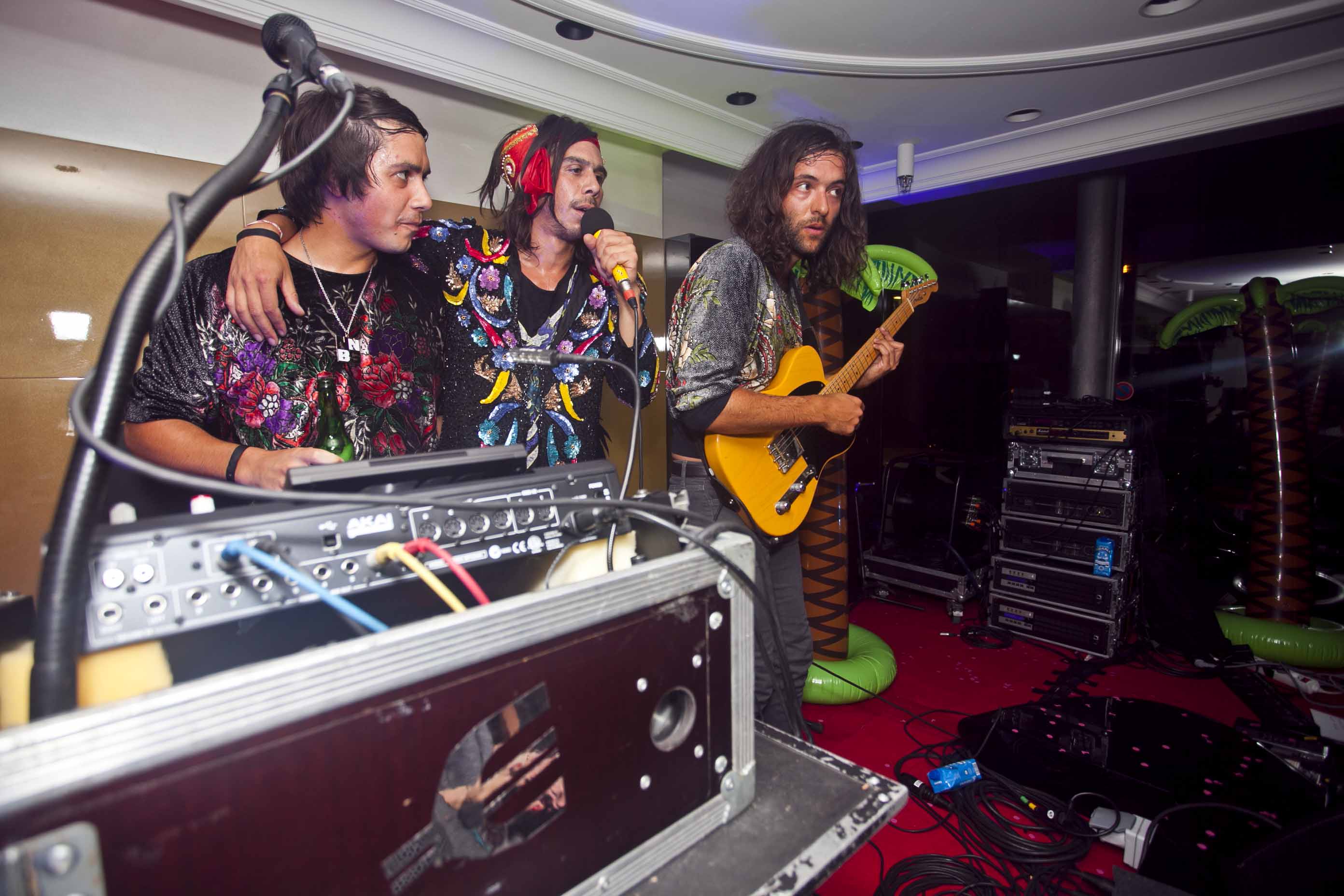 Concert + aftershow Naive New Beaters - en - Say Who