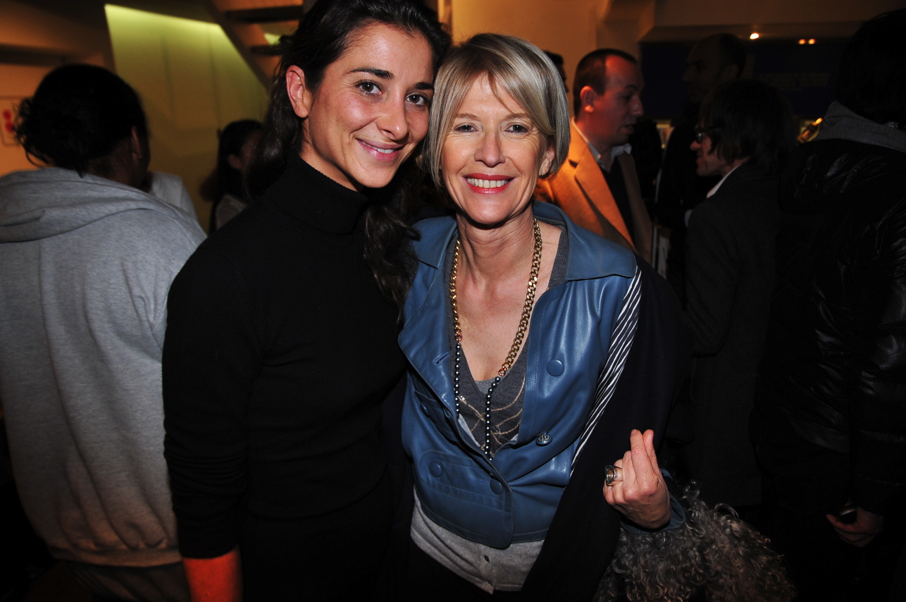 Colette Music Box #1 - en - Say Who