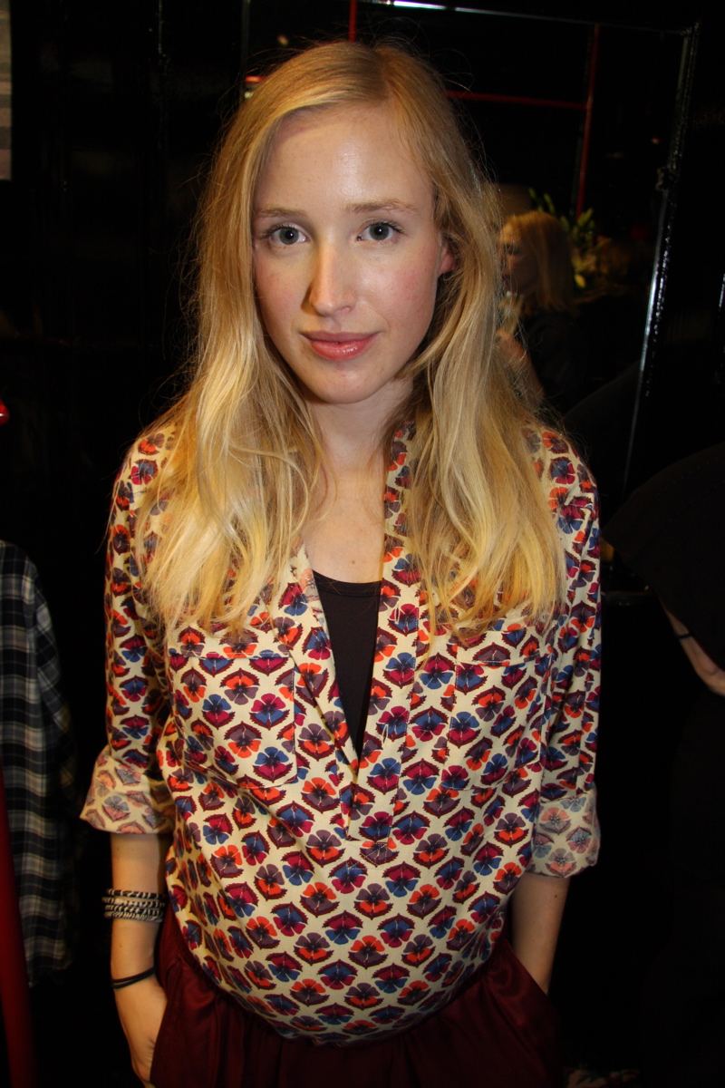 Opening Alix Thomsen - en - Say Who