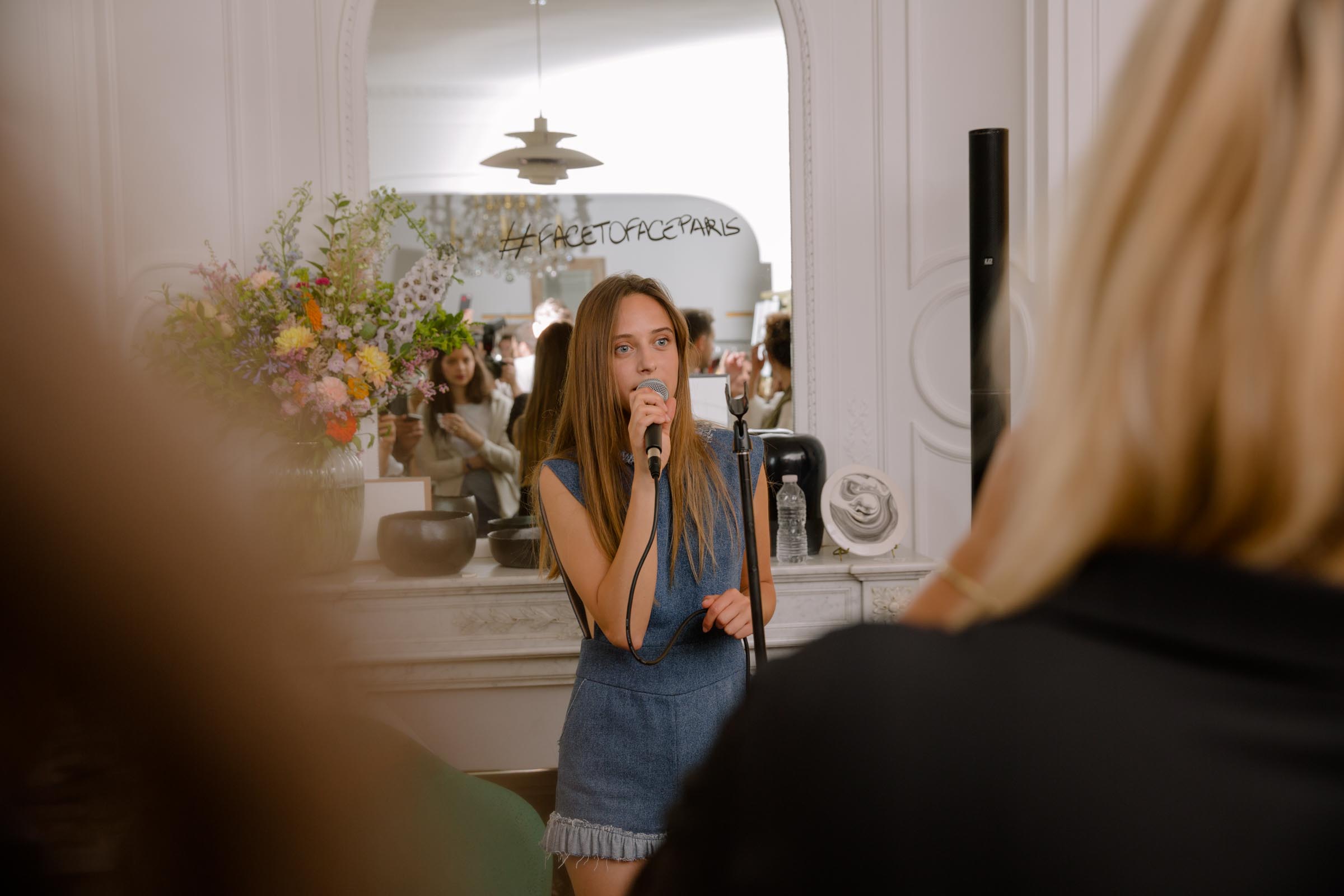 Third edition in music for the pop-up Face to Face - en - Say Who