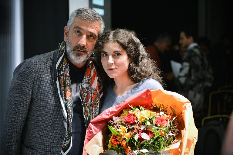 Les étudiants de la HEAD défilent - en - Say Who