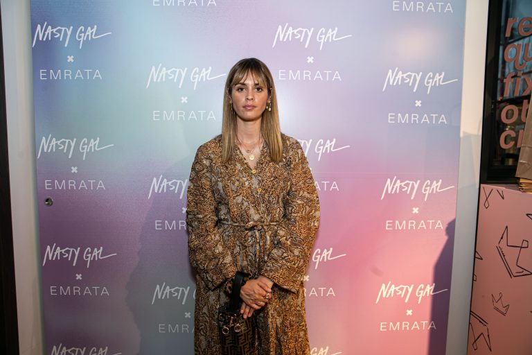 Say Who - Laura Isaaz