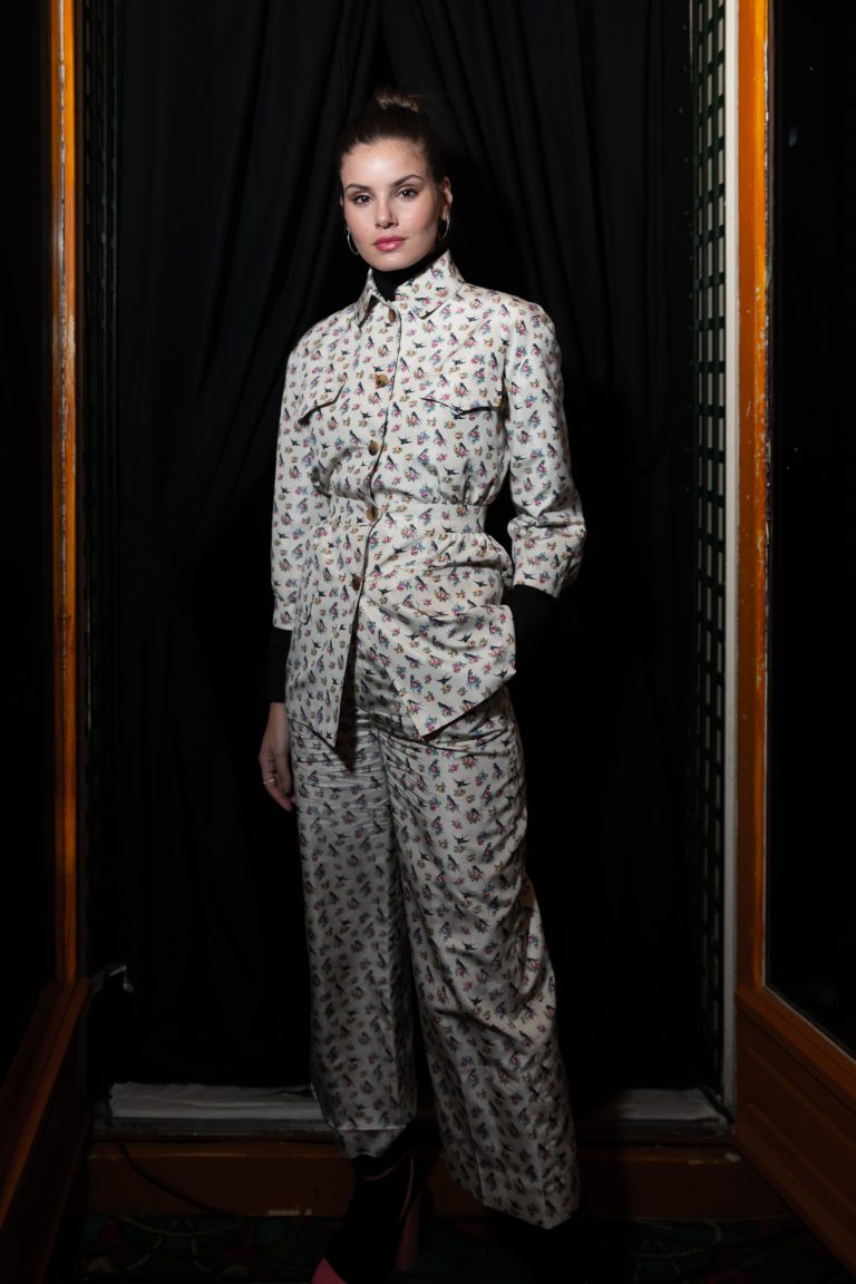 Kaia Gerber et Alexa Chung font la fête chez "Prada Mode" à Paris | SW