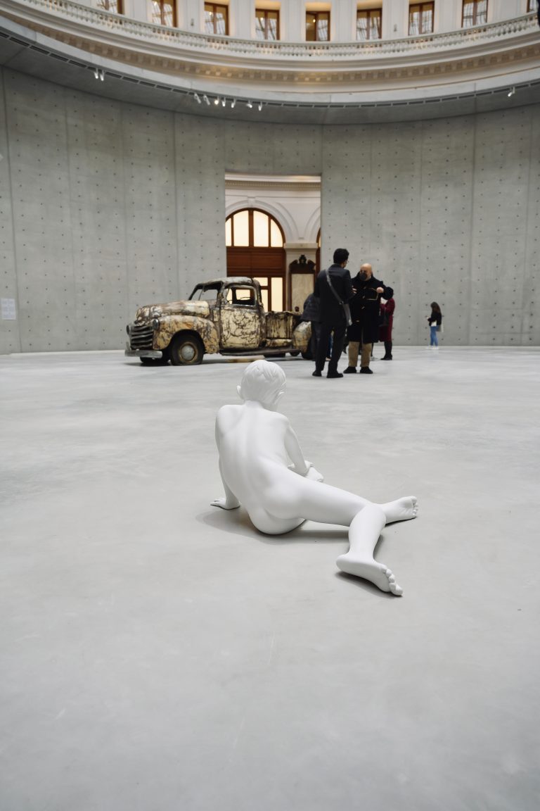 American sculptor Charles Ray takes over Paris' Centre Pompidou | SW American sculptor Charles Ray takes over Paris' Centre Pompidou | SW