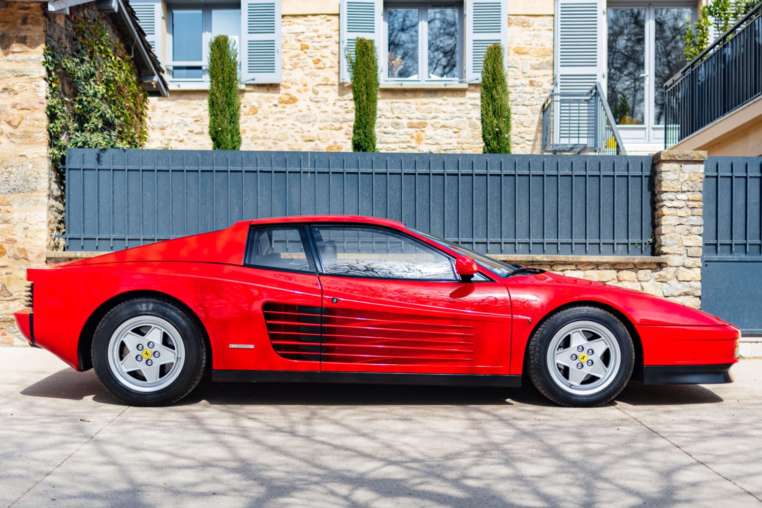 Schedoni x Ferrari Testarossa : la vitesse à fleur de peau