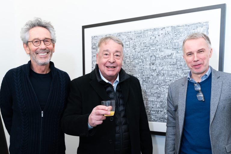 Les "avions de Noé" de Hans-Jörg Georgi chez Christian Berst art brut ...