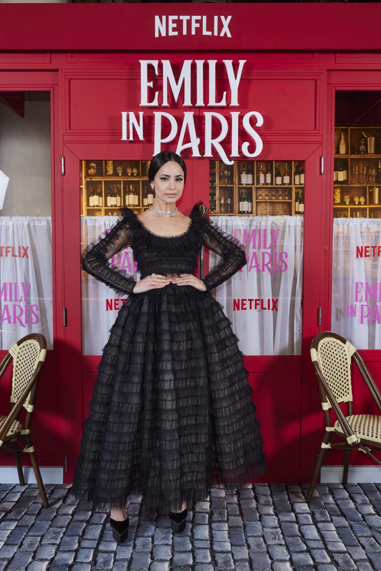 Emily is back in paris