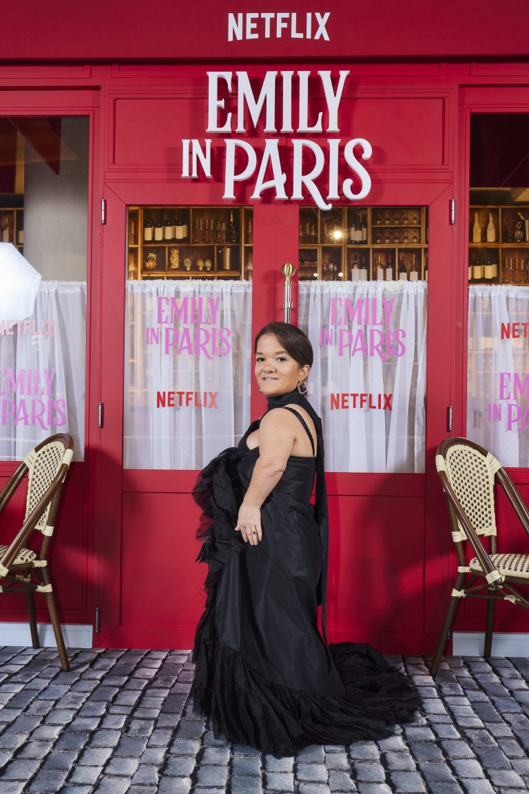 Emily is back in paris