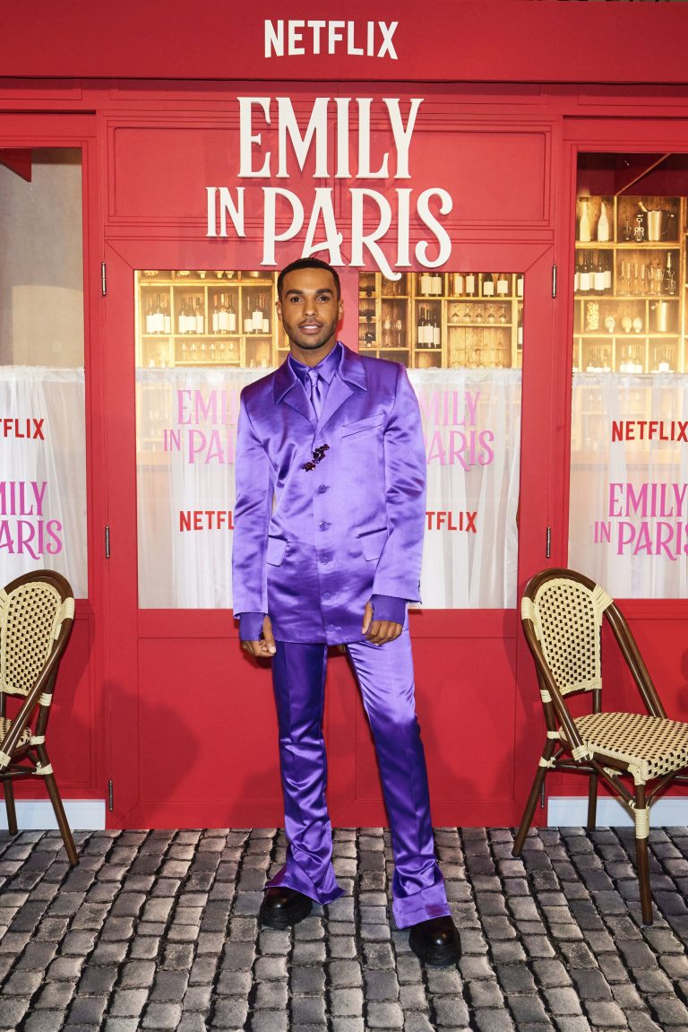 Emily is back in paris