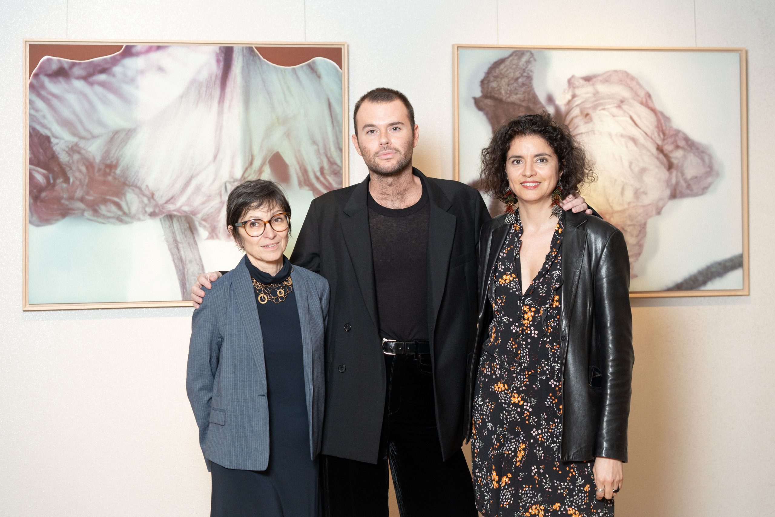 37.2 Exhibits Inès Dieleman’s Sublime Work on Flowers - Say Who